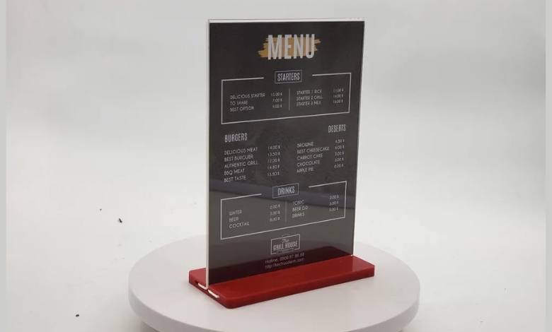 Standee mica là gì? Những thông tin chi tiết về standee mica